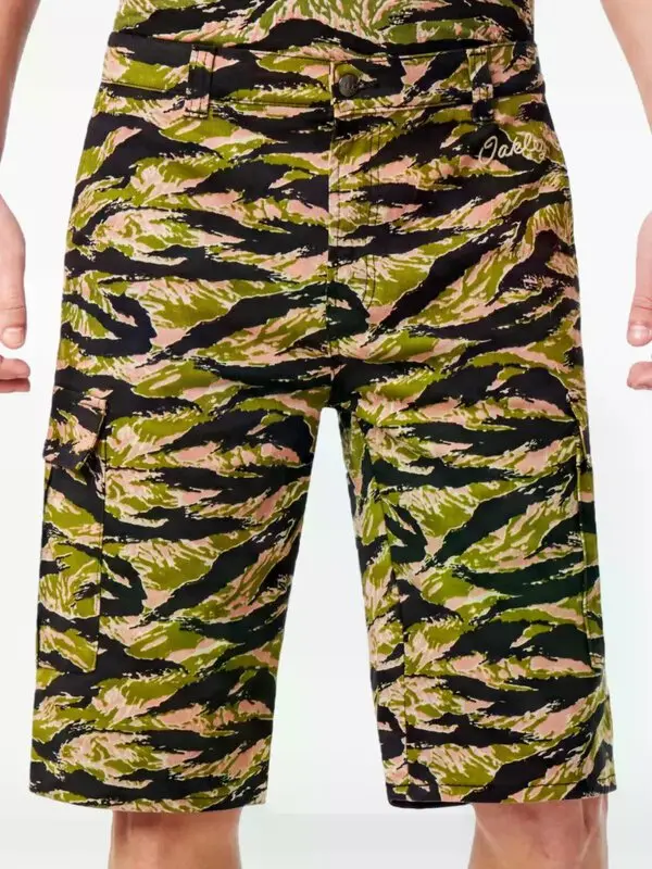 Oakley Camouflage Print Cargo Shorts - Green