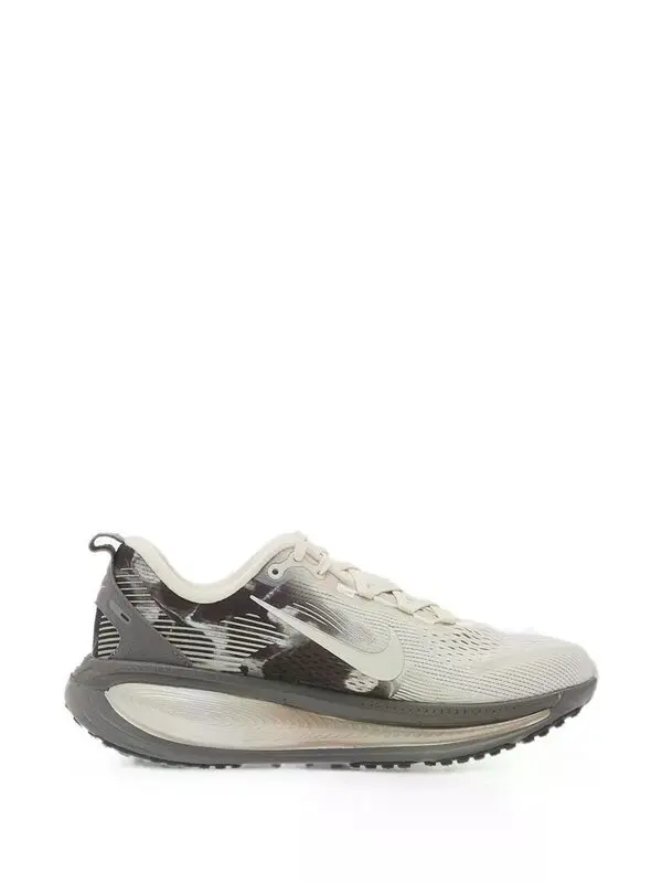 Nike Vomero 18 Se Lace-up Sneakers