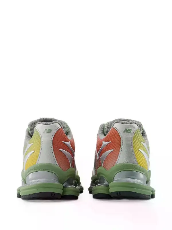 NEW BALANCE Abzorb 2000 Metallic Sneakers - Silver