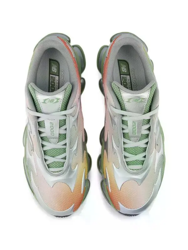 NEW BALANCE Abzorb 2000 Metallic Sneakers - Silver