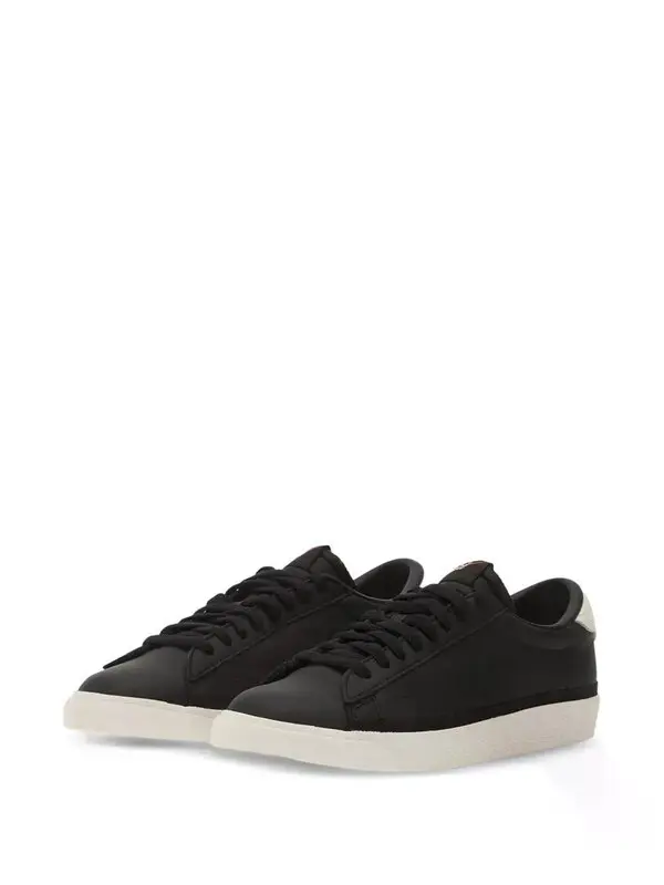 Nike Classic Sneakers