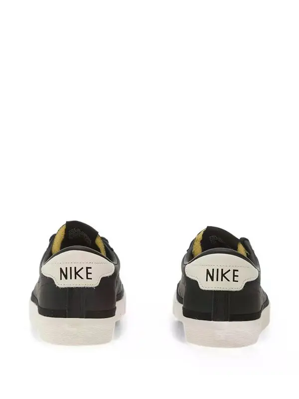 Nike Classic Sneakers