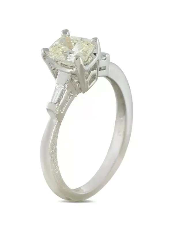 LB EXCLUSIVE Platinum Diamond Ring With Baguette Accents