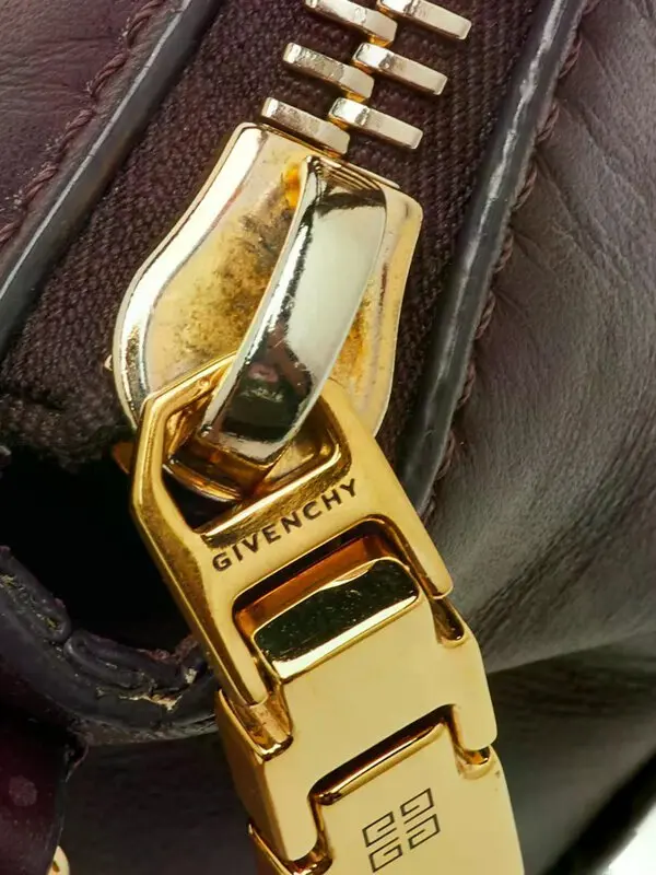 Givenchy Antigona Leather Handbag - Red
