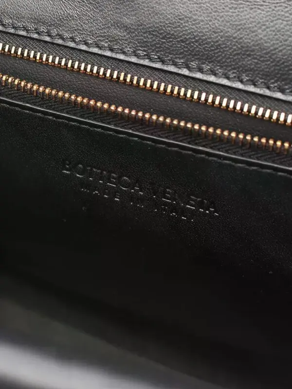 Bottega Veneta The Clip Leather Crossbody Bag - Black