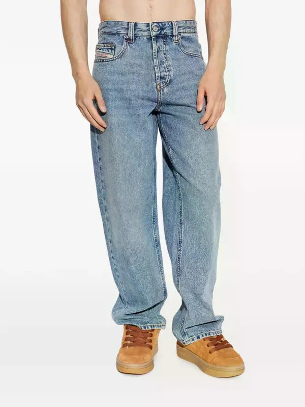 DIESEL® 2001 D-macro Jeans