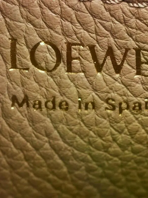 Loewe Pebble Bucket Bag - Neutrals