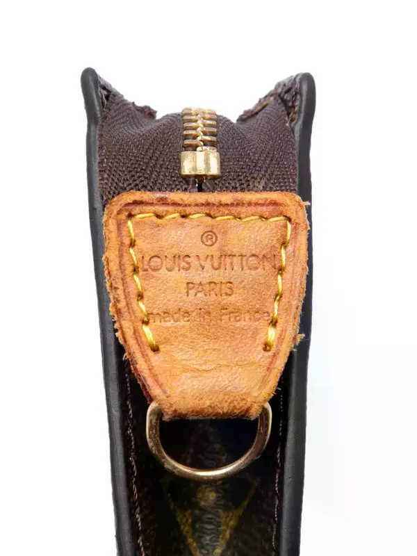 LOUIS VUITTON Monogram Canvas Bucket Gm Pouch