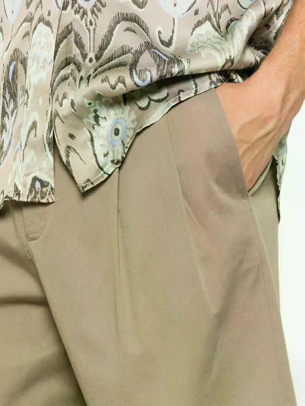 LOW BRAND Tailored Shorts With Pleated Detail
