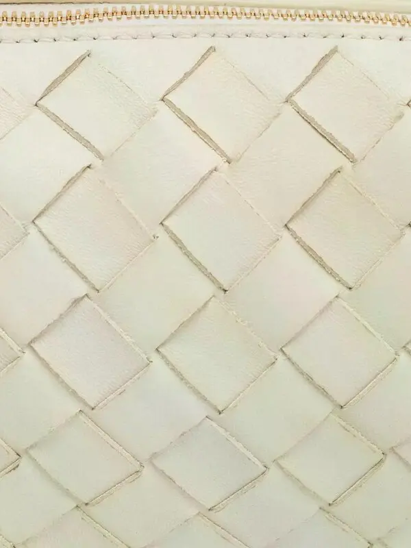 Bottega Veneta White Intrecciato Leather Camera Bag - Neutrals