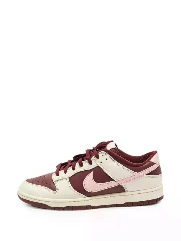 Nike Dunk Retro Valentine's Day Sneakers
