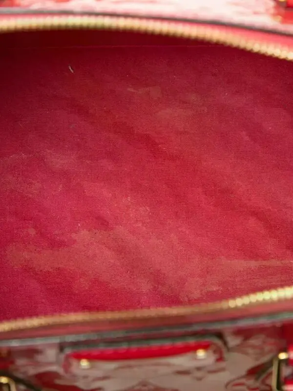 LOUIS VUITTON Monogram Vernis Montana Handbag - Red