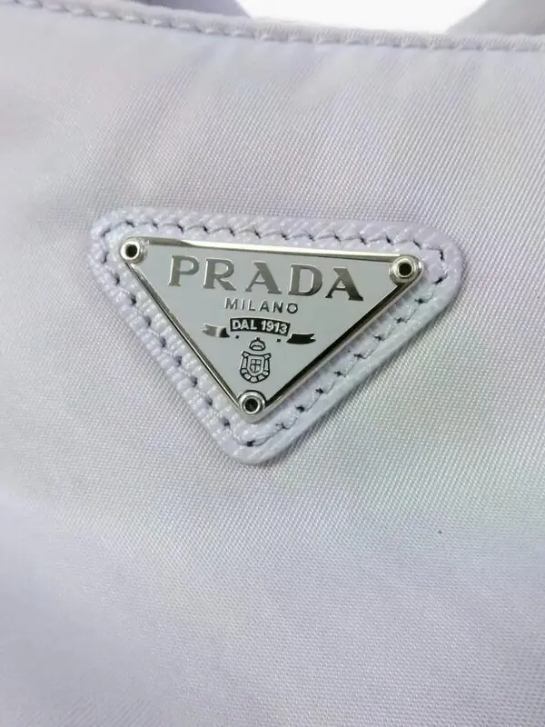 Prada Re-edition 2000 Shoulder Bag - Grey
