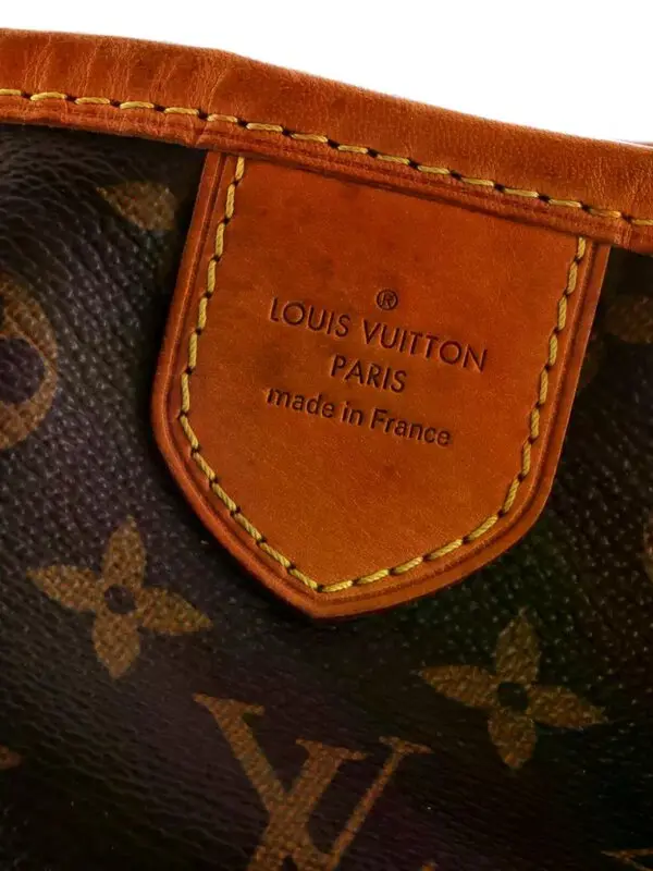LOUIS VUITTON Monogram Canvas Mm Hobo Bag - Brown