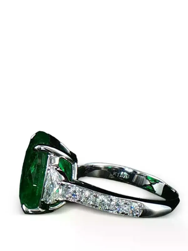 HYT JEWELRY Emerald And Diamond Ring In 18k White Gold