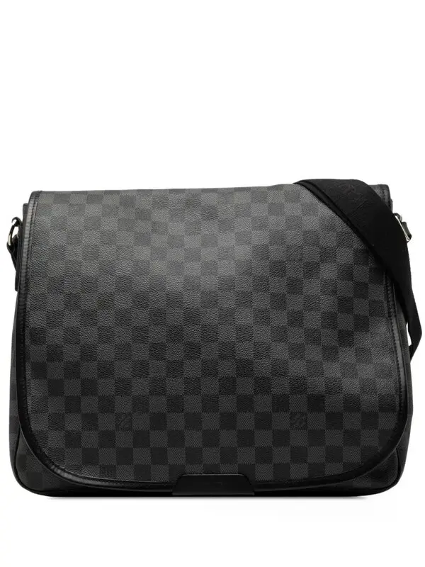 LOUIS VUITTON Damier Graphite Daniel Mm Crossbody Bag - Black