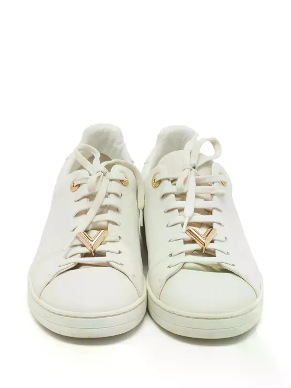 LOUIS VUITTON White Leather Round Toe Vlogo Plaque Sneakers - Neutrals