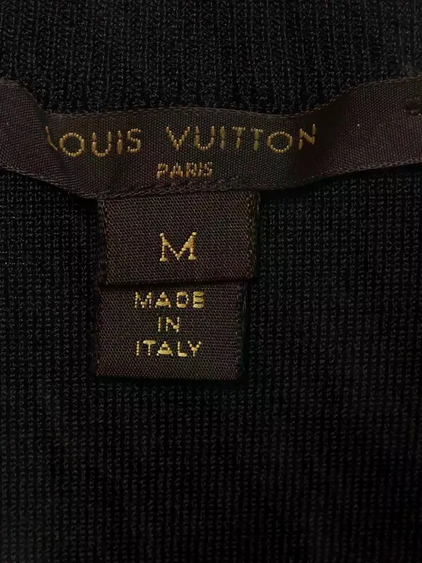 LOUIS VUITTON V-neck Sleeveless Blouse