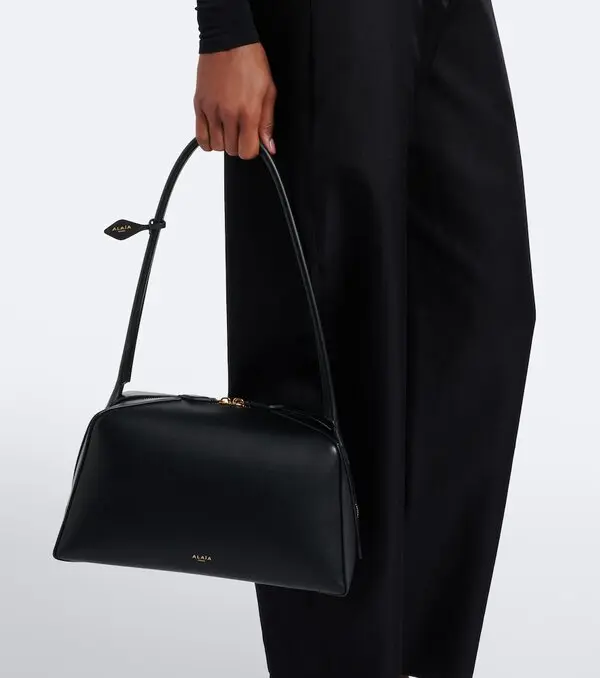 Alaïa Le Bouledogue Shoulder Bag - Black
