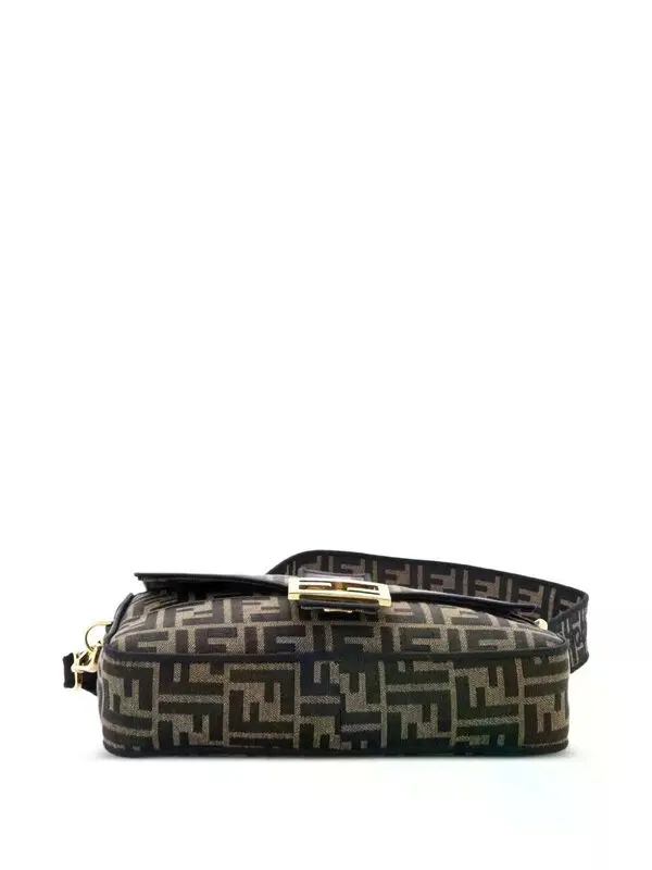 Fendi Baguette Nm Bag Zucca Canvas Shoulder Bag - Brown