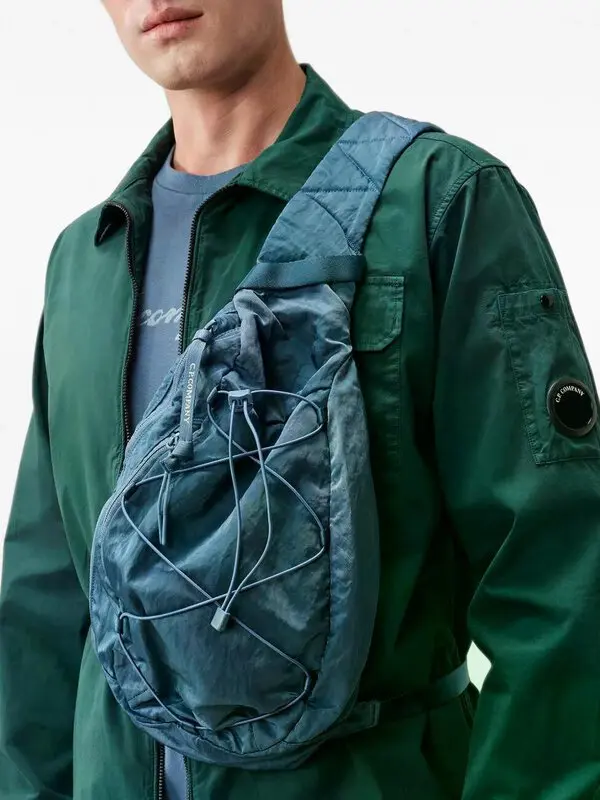 C.P. COMPANY Lens Detail Bungee-cord Shoulder Bag - Blue