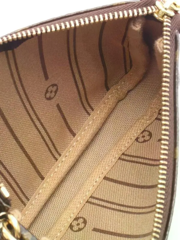 LOUIS VUITTON Monogram T&b Leather Shoulder Bag - Brown