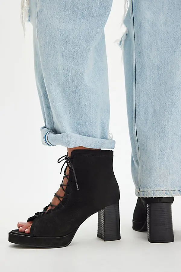 FP COLLECTION Mandi Lace-up Heels