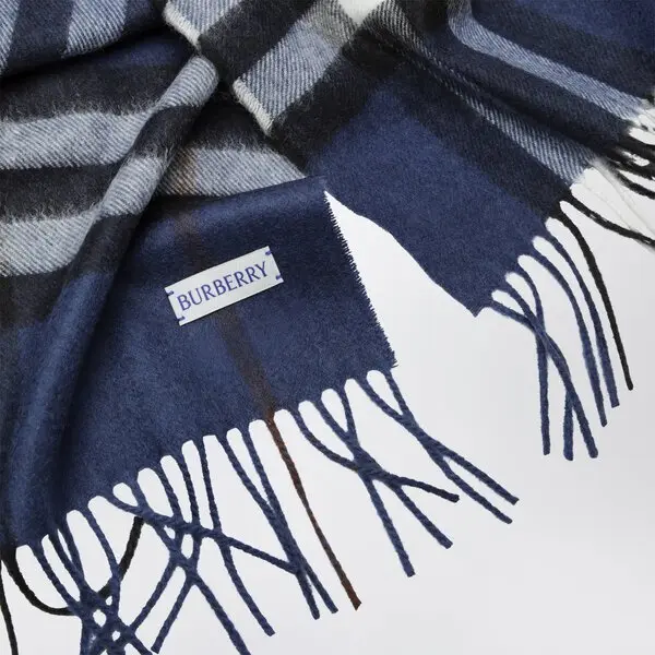Burberry Cashmere Scarf With A Checked Pattern - Blue