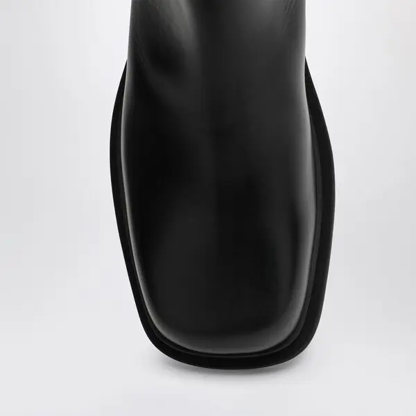 Bottega Veneta Leather Chelsea Boots - Black