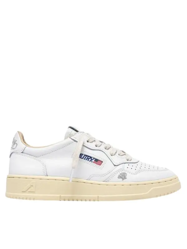 AUTRY Medalist Low Top Leather Sneakers - Silver