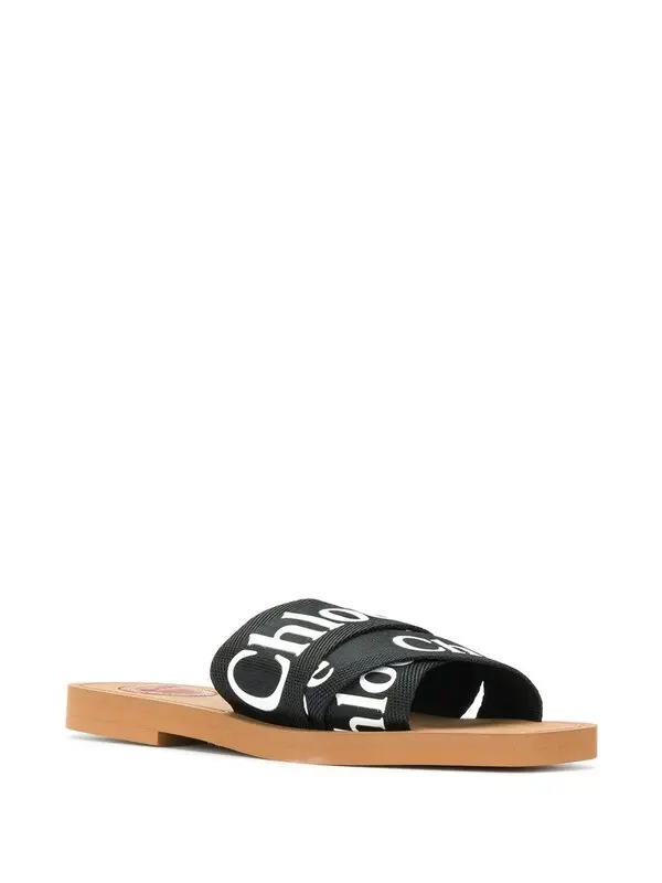 Chloé Woody Flat Sandals With Logo Print - Black
