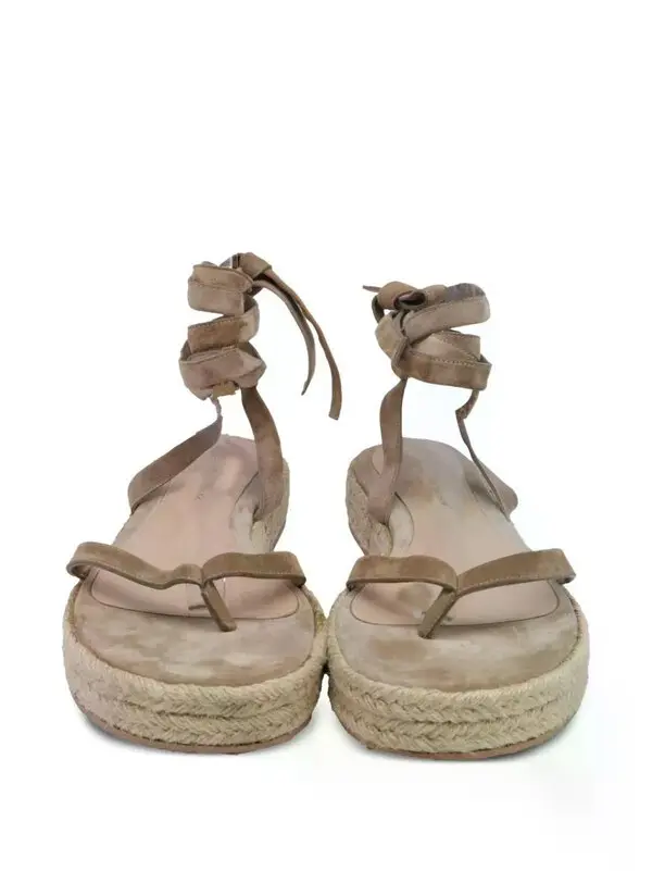 GIANVITO ROSSI Yasmine Raffia-trimmed Suede Sandals