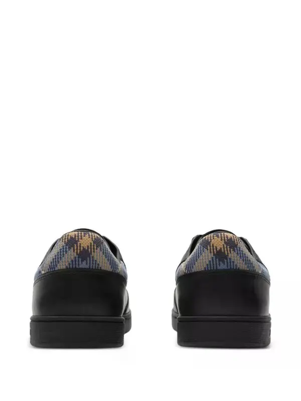 Burberry Set Leather Low Top Sneakers With Check Cuff
