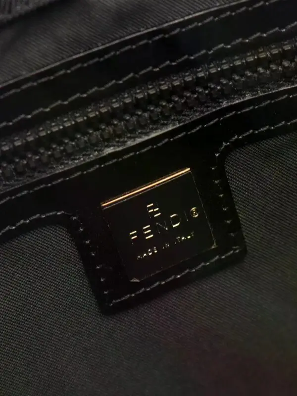 Fendi 2000s Logo Plate Shoulder Bag - Black