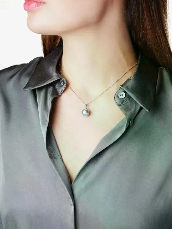 Yoko London 18kt White Gold Grey Tahitian Pearl Pendant Necklace - Silver