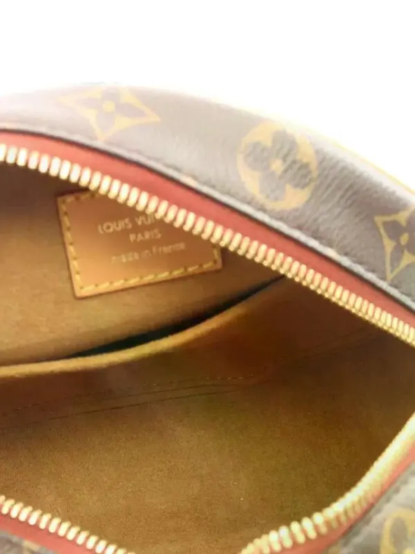 LOUIS VUITTON Monogram Canvas Boîte Chapeau Souple Shoulder Bag