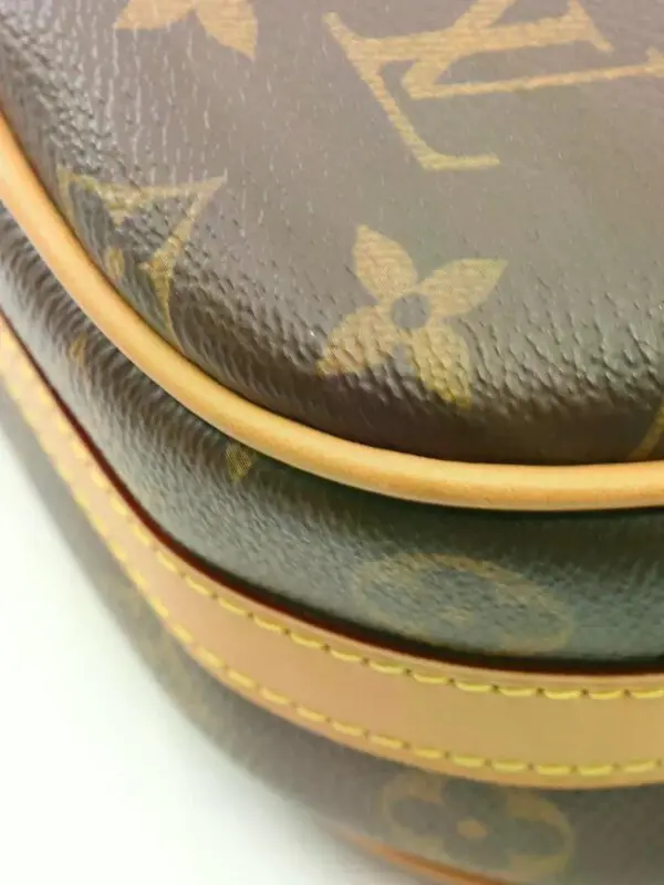 LOUIS VUITTON Monogram Canvas Boîte Chapeau Souple Shoulder Bag