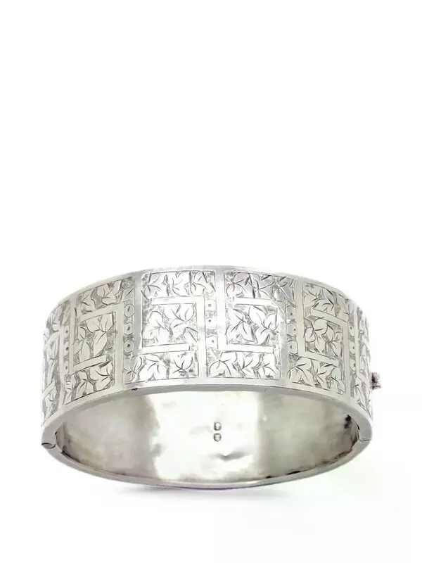 JENNIFER GIBSON JEWELLERY 1884 Victorian Ivy Leaf Bangle - Silver