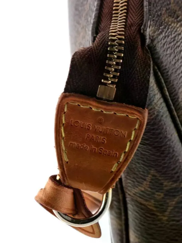 LOUIS VUITTON Pochette Accessoires Monogram Canvas Clutch Bag - Brown
