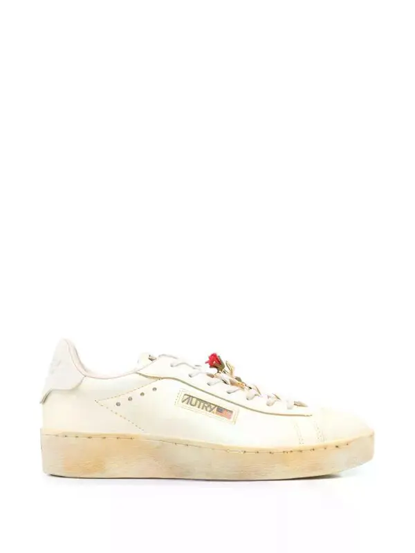 AUTRY Dallas Vintage Sneakers With Rose Embellishment - Neutrals