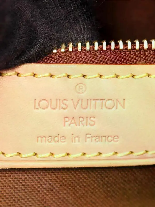 LOUIS VUITTON 2005 Monogram Batignolles Vertical Tote Bag