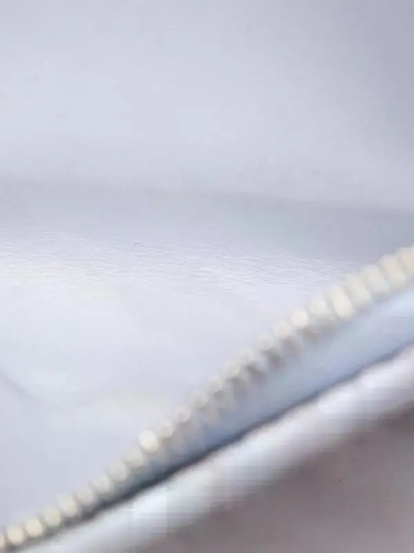 LOUIS VUITTON 2021 Tiny Capucines Bi-fold Wallet