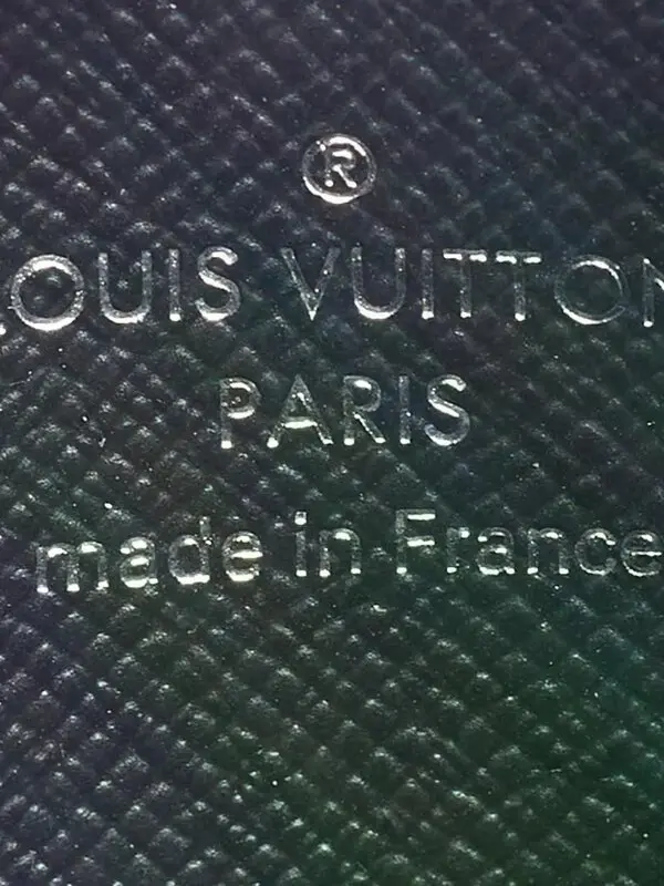 LOUIS VUITTON Zippy Épi-leather Wallet