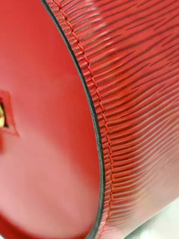 LOUIS VUITTON 1996 Soufflot Shoulder Bag - Red