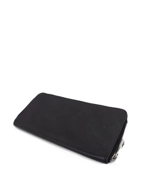 LOUIS VUITTON Taiga Zippy Vertical Wallet