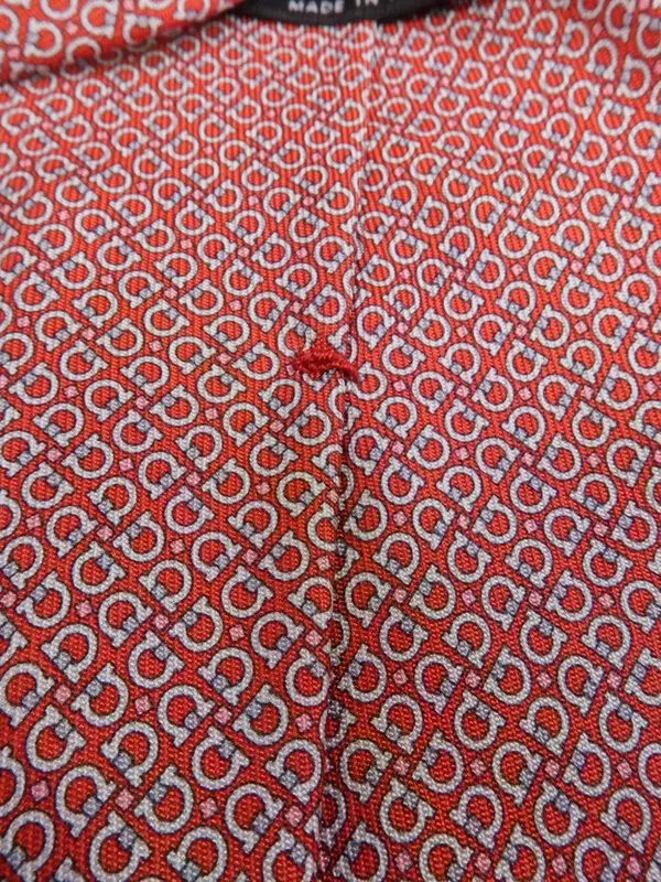 FERRAGAMO Gancini Print Silk Neck Tie - Red