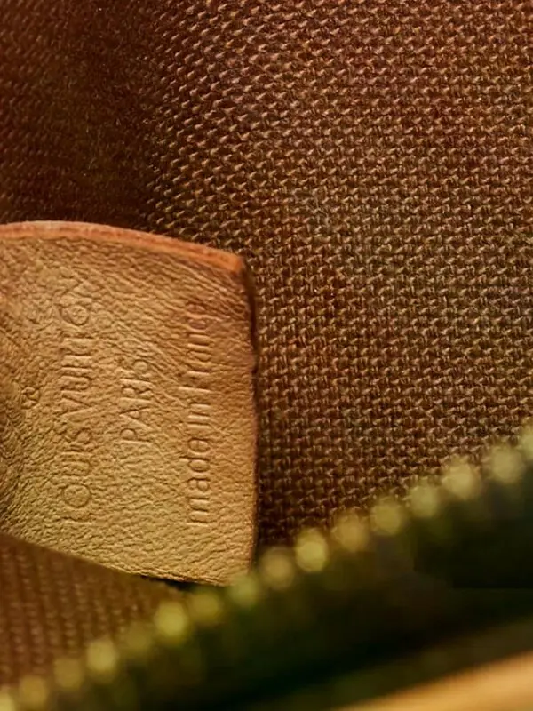 LOUIS VUITTON Monogram Shoulder Bag - Brown