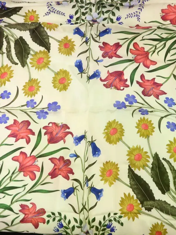 Gucci Floral-print Scarf - Neutrals