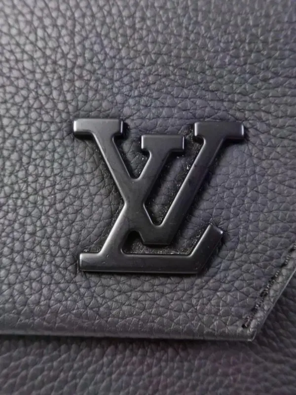 LOUIS VUITTON Aerogram Fastline Messenger Bag