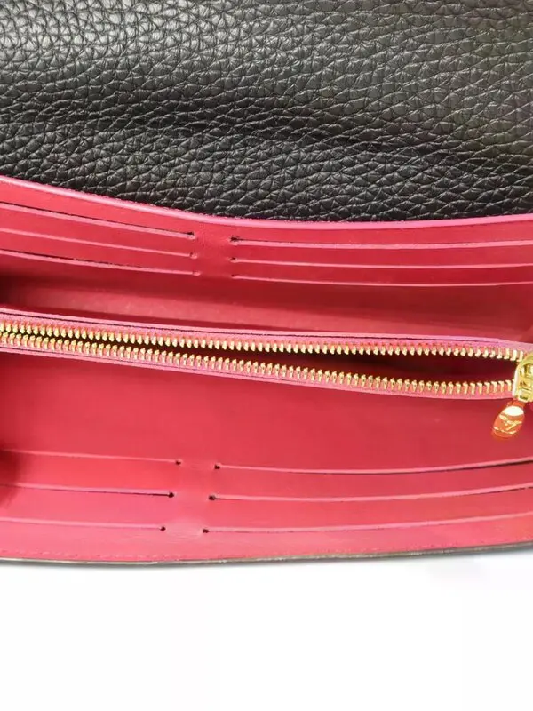 LOUIS VUITTON Capucines Leather Wallet - Black